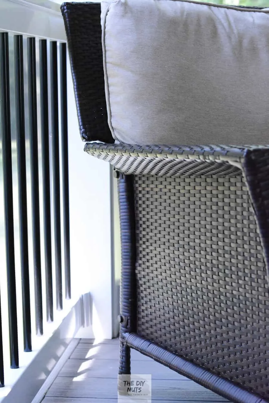 10 Screened-In Porch Decorating Ideas For Any Budget - The DIY Nuts