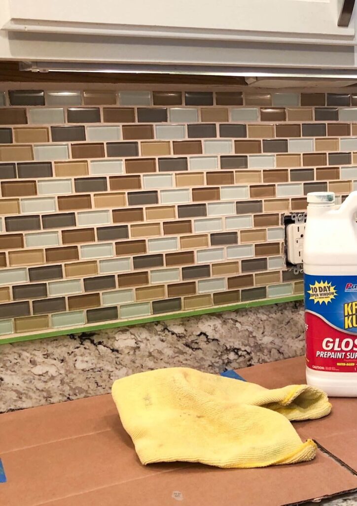 How To Paint A Glass Tile Backsplash With These Simple DIY Steps - The ...