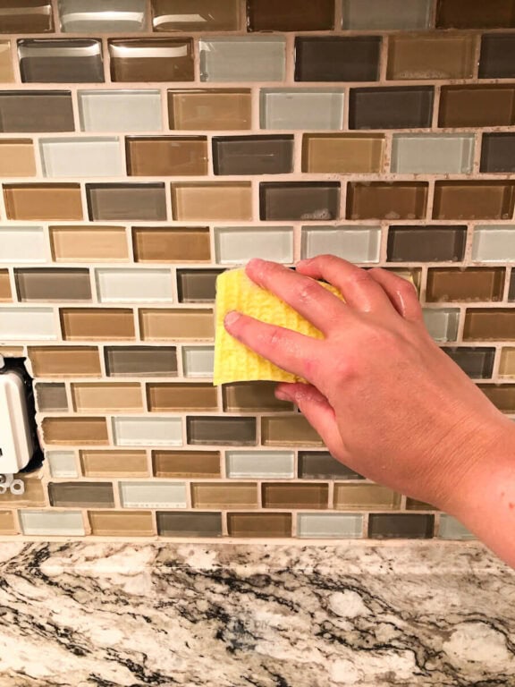 How To Paint A Glass Tile Backsplash With These Simple DIY Steps - The ...