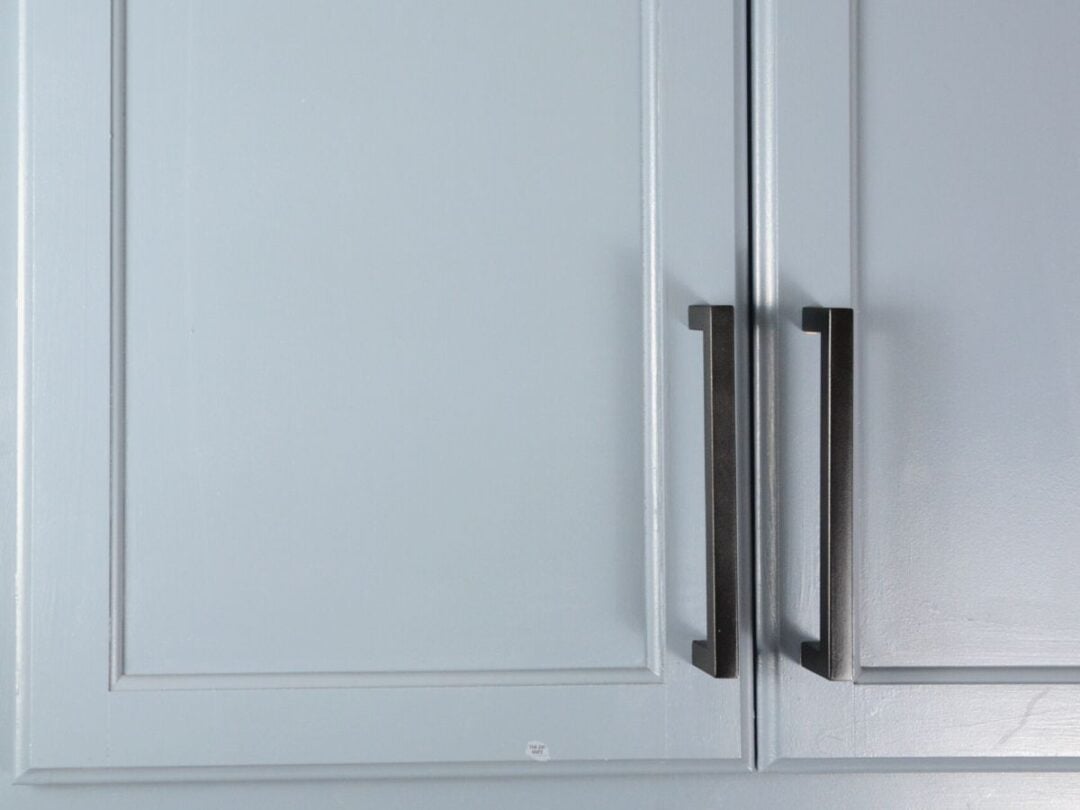 Trendy Black Kitchen Cabinet Hardware Ideas - The DIY Nuts