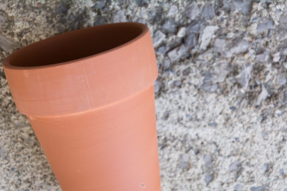 DIY Ombré Dipped Painted Flower Pot Design - The DIY Nuts